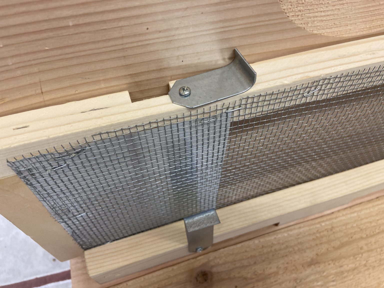 Robber/Moving Screen - Deseret Hive Supply